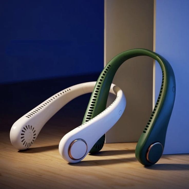 Mini Fans: 2025’s Must-Have Tech for Staying Cool