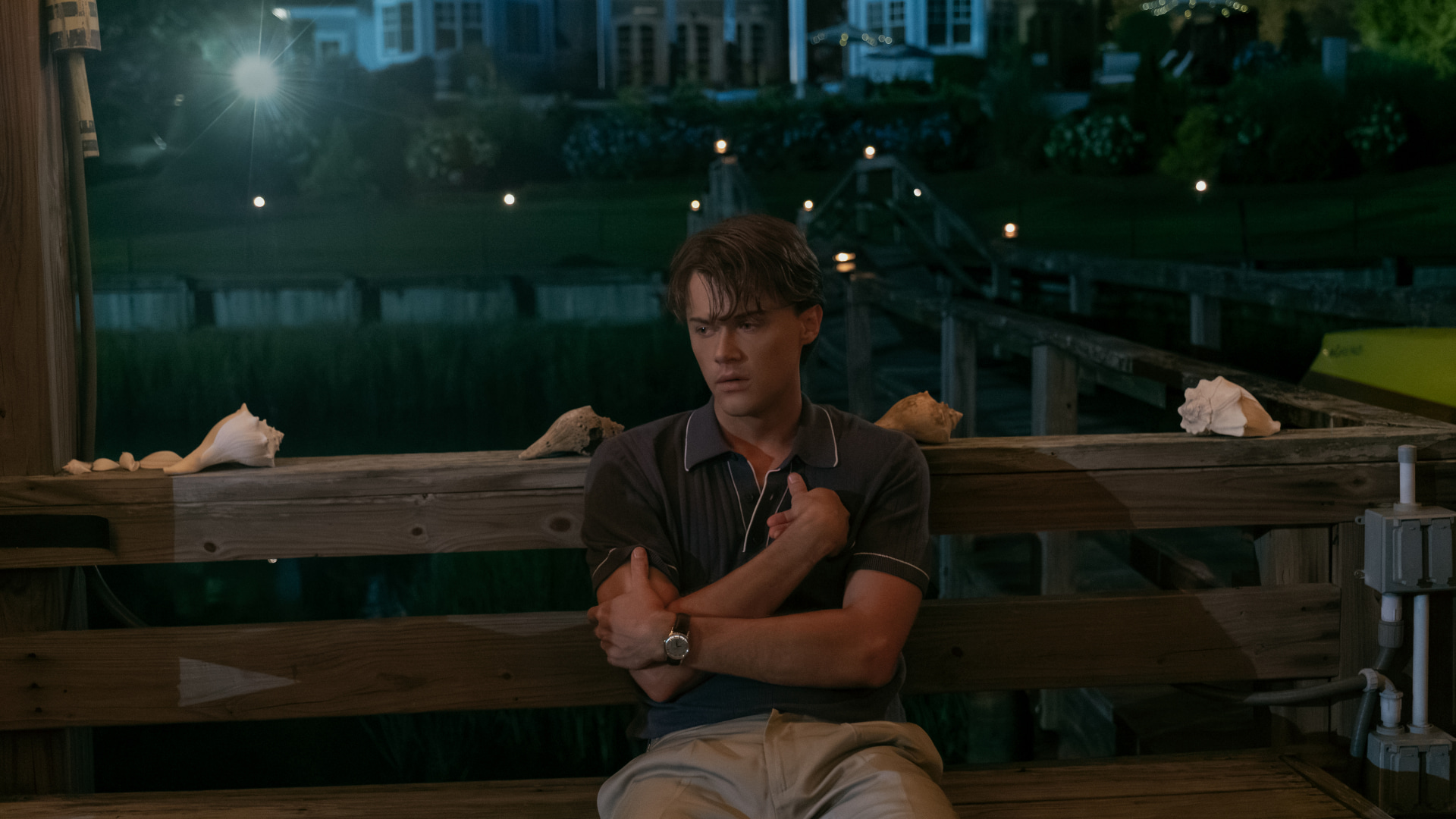 Conrad Fisher’s Watch in The Summer I Turned Pretty Trends | Esquire India